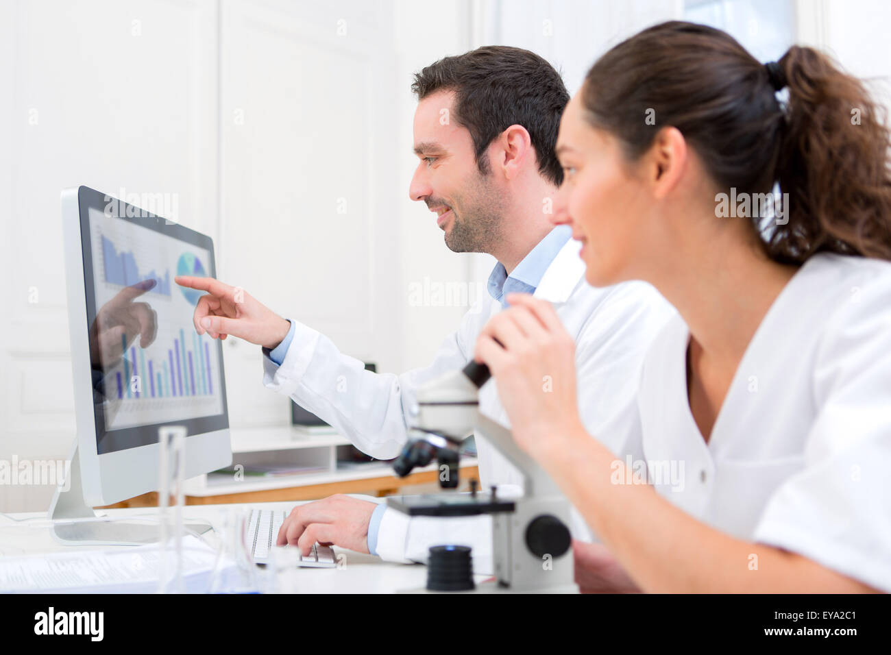 Lab scientists seek hi-res stock photography and images - Alamy