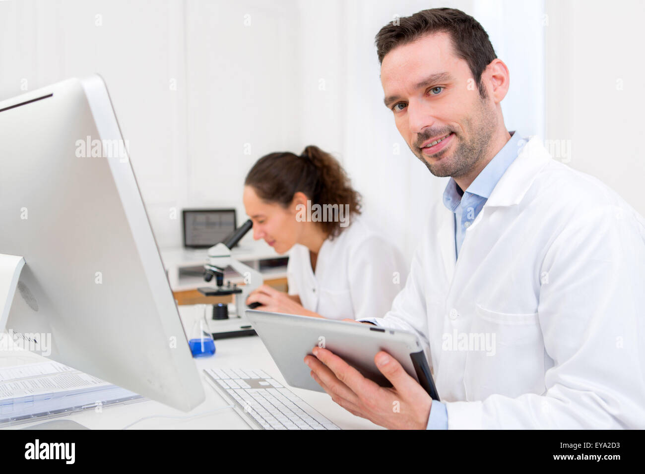 Lab scientists seek hi-res stock photography and images - Alamy