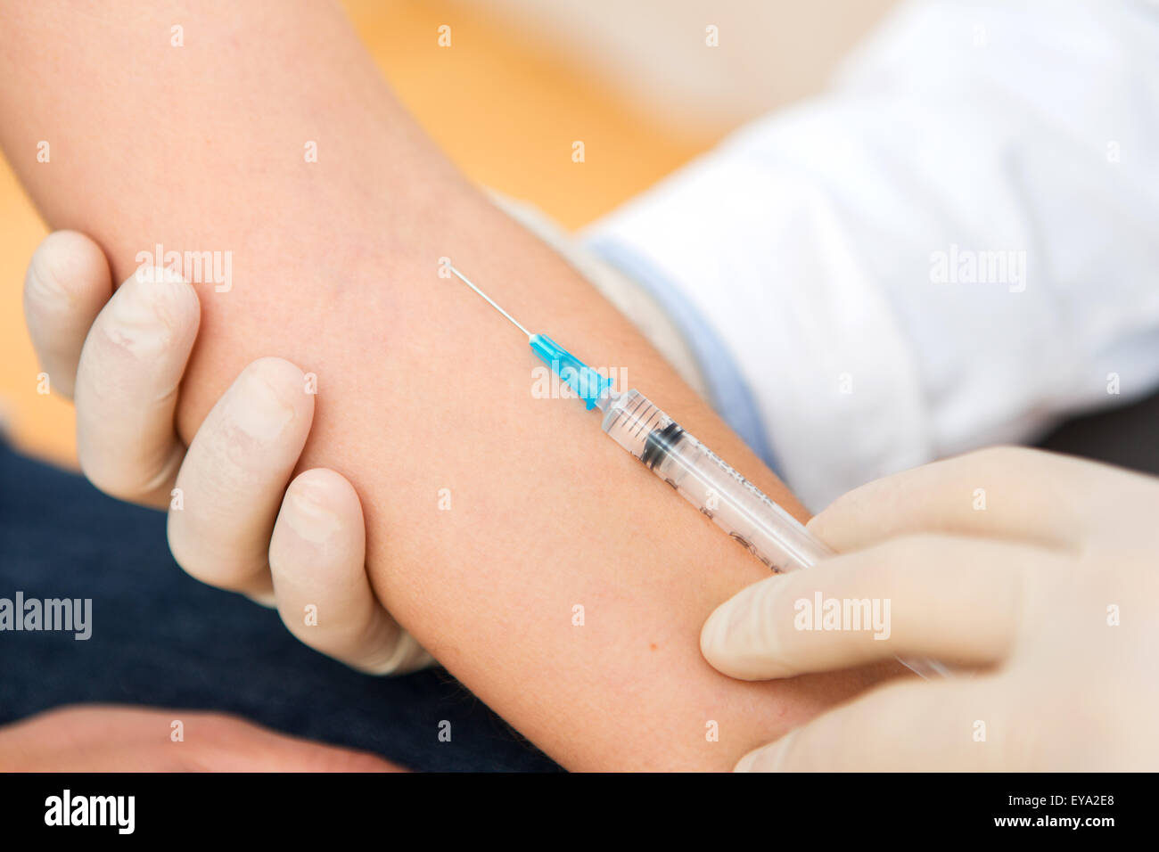 Injection arm close hi-res stock photography and images - Alamy