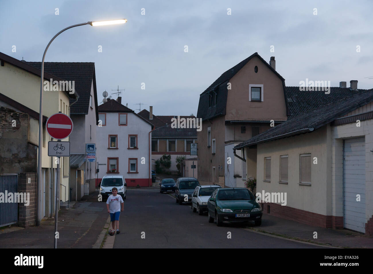 Working class neighborhood hi-res stock photography and images - Alamy