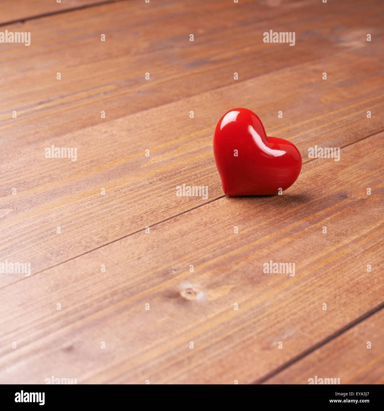 Glossy red heart Stock Photo - Alamy