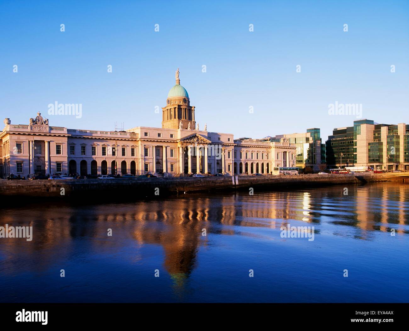 Dublin, The Customs House Stock Photo - Alamy
