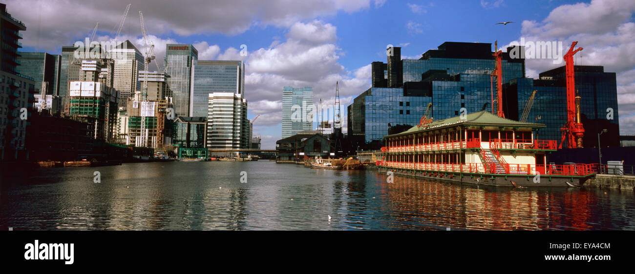 Floating Chinese Restaurant With Canary Wharf In Background, London ...