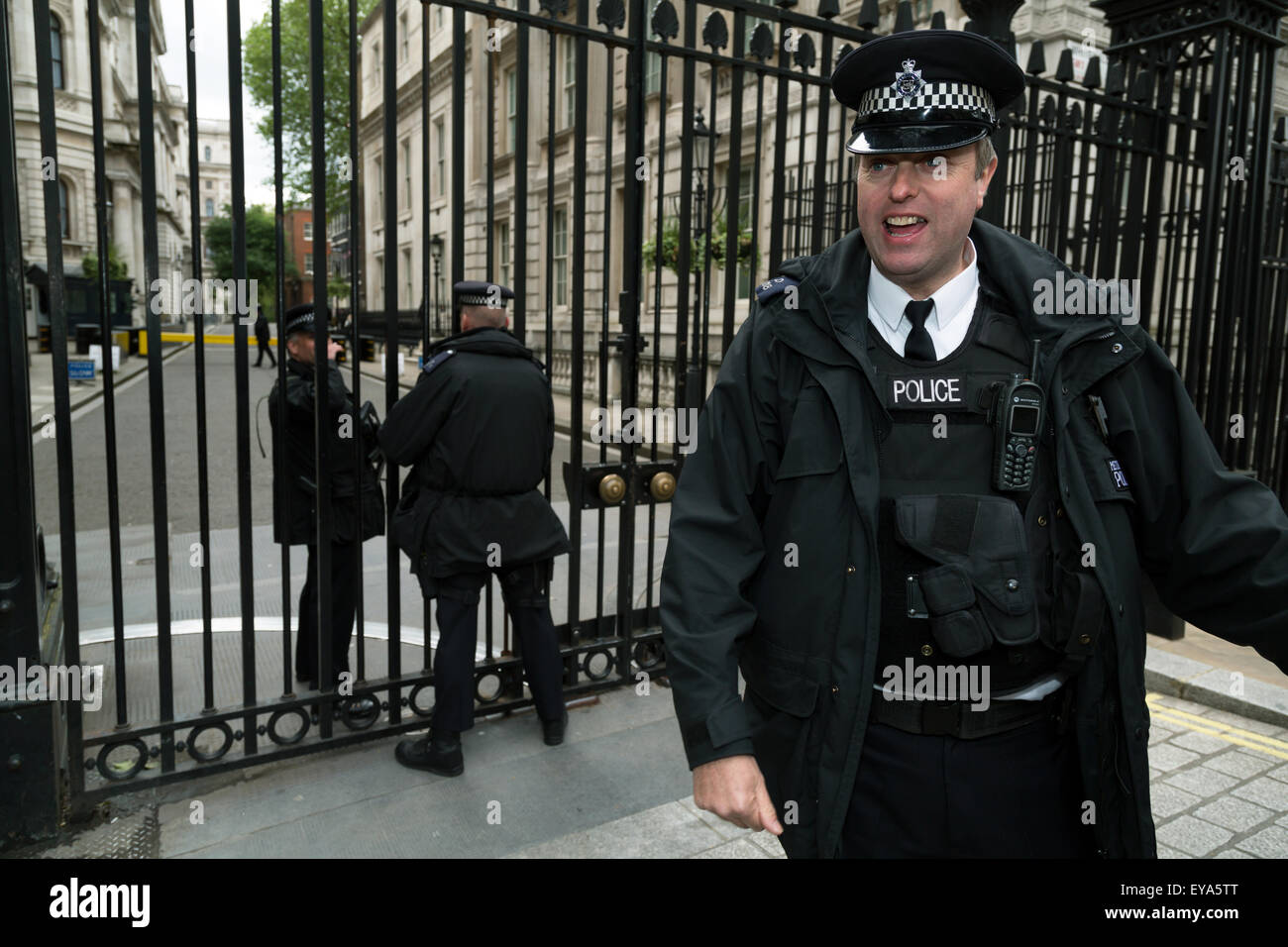 London, Great Britain, police in front of the entrance to 10 Downing ...