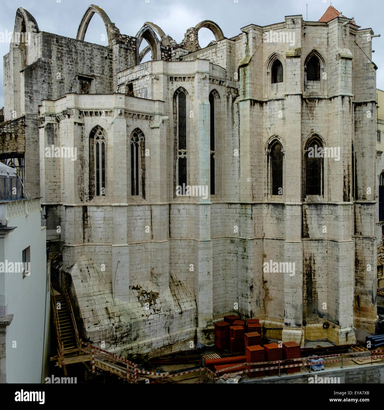 Facade convento carmo lisbon hi-res stock photography and images - Alamy