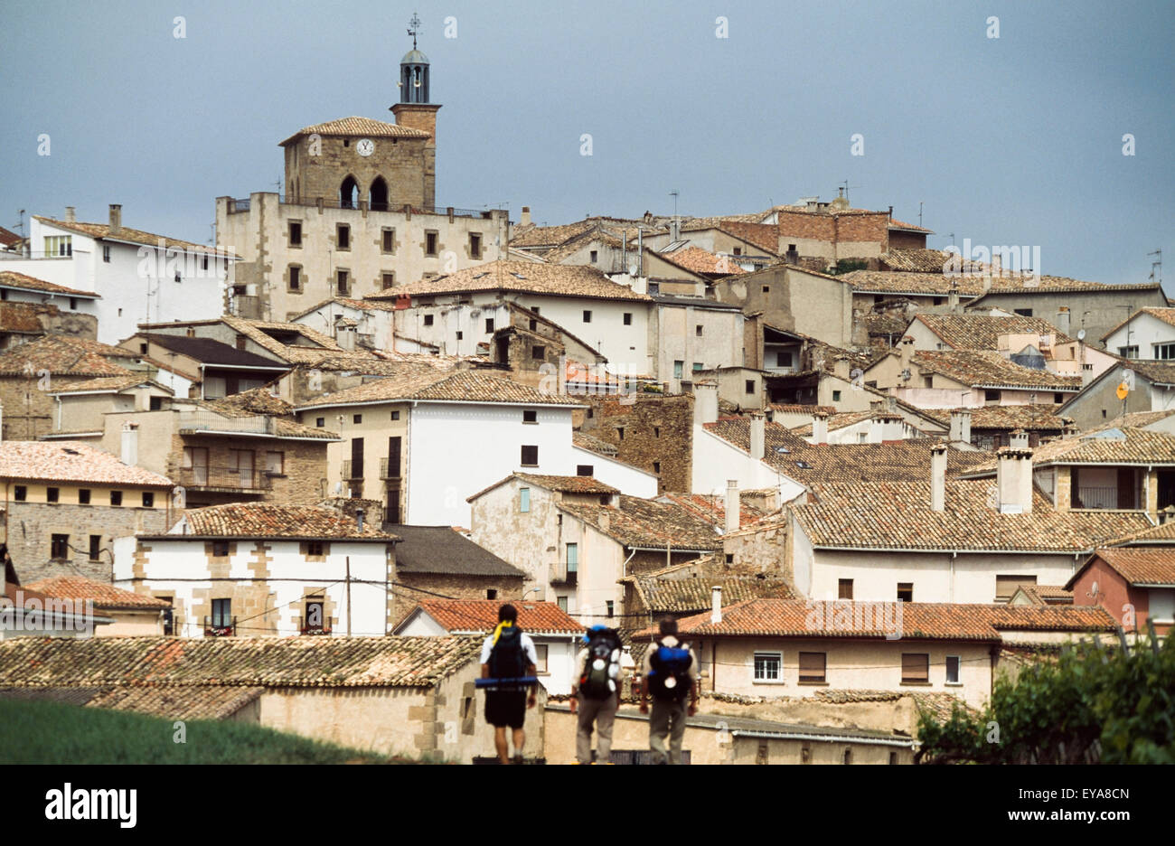 Pilgrims walking to cirauqui village hi-res stock photography and ...