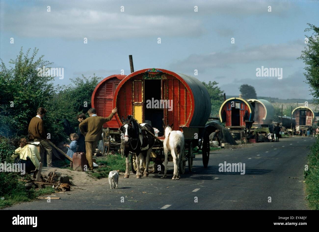 Ireland gypsy caravan hi-res stock photography and images - Alamy