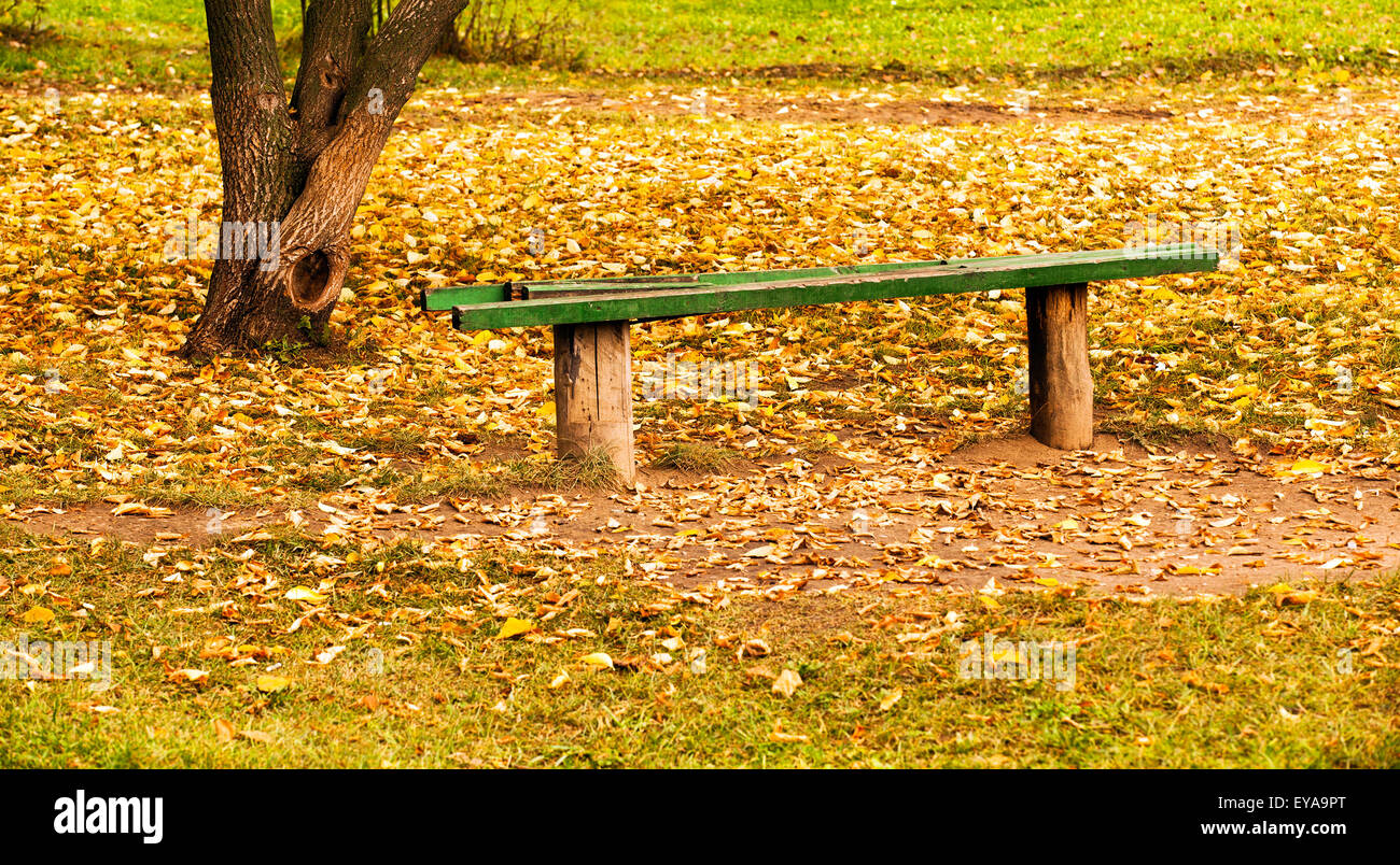 Old broken bench hi-res stock photography and images - Alamy