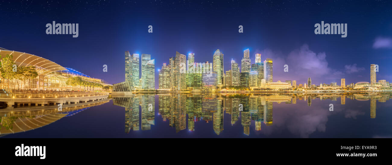 Singapore Skyline and view of skyscrapers on Marina Bay Stock Photo - Alamy