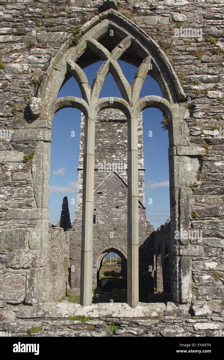 Abbey ruins window hi-res stock photography and images - Alamy