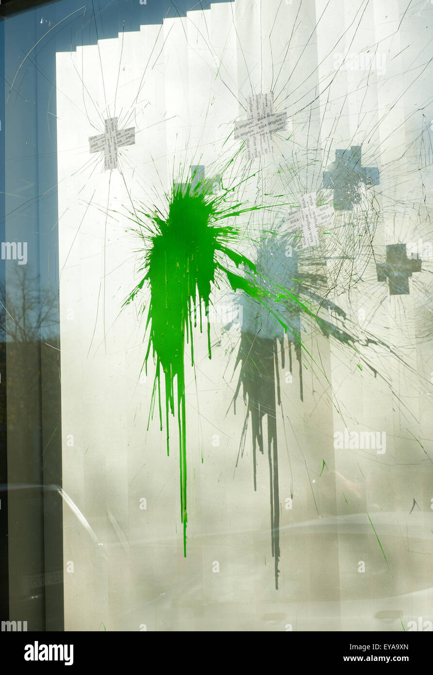 Crime windows hi-res stock photography and images - Alamy