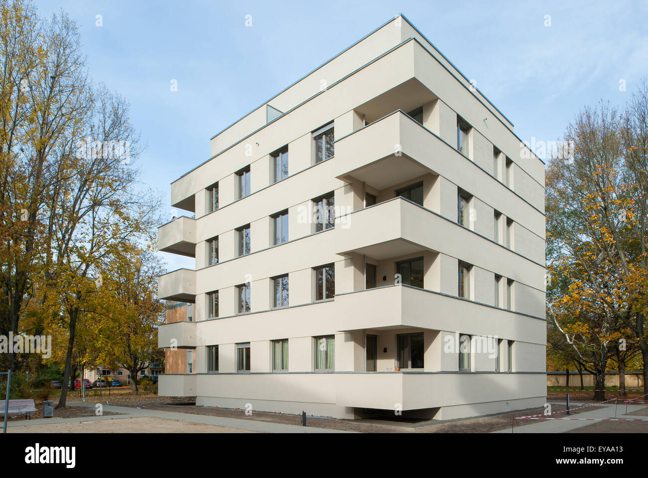 Co operative apartment building hi-res stock photography and images - Alamy