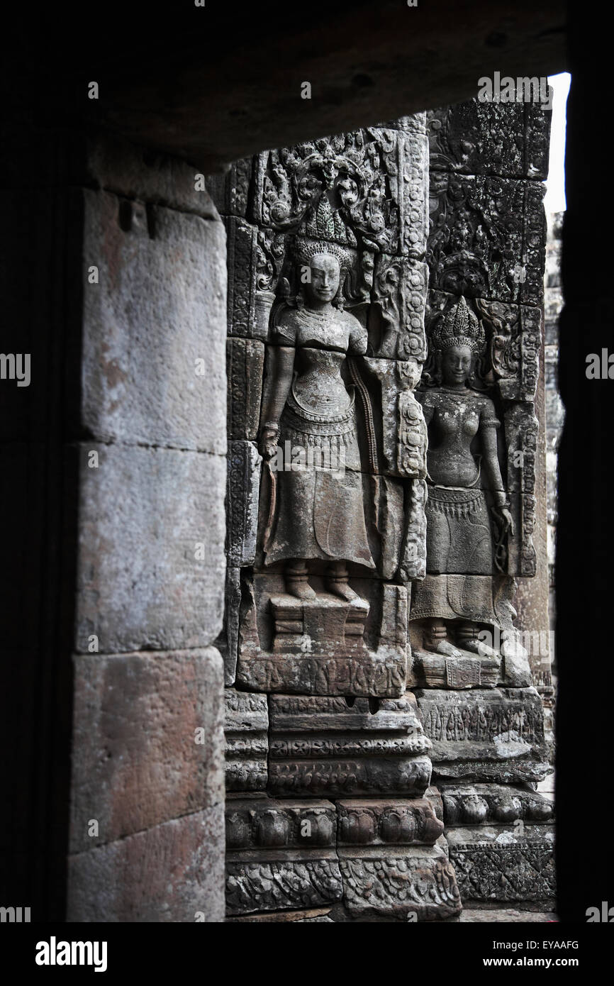 Carving Of Apsara Dancers Stock Photo - Alamy