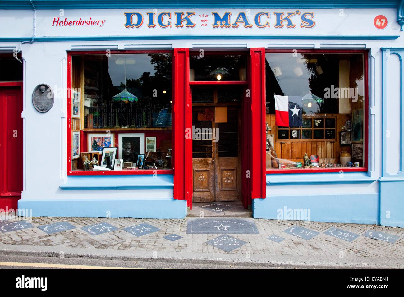 Dingle bars hi-res stock photography and images - Alamy