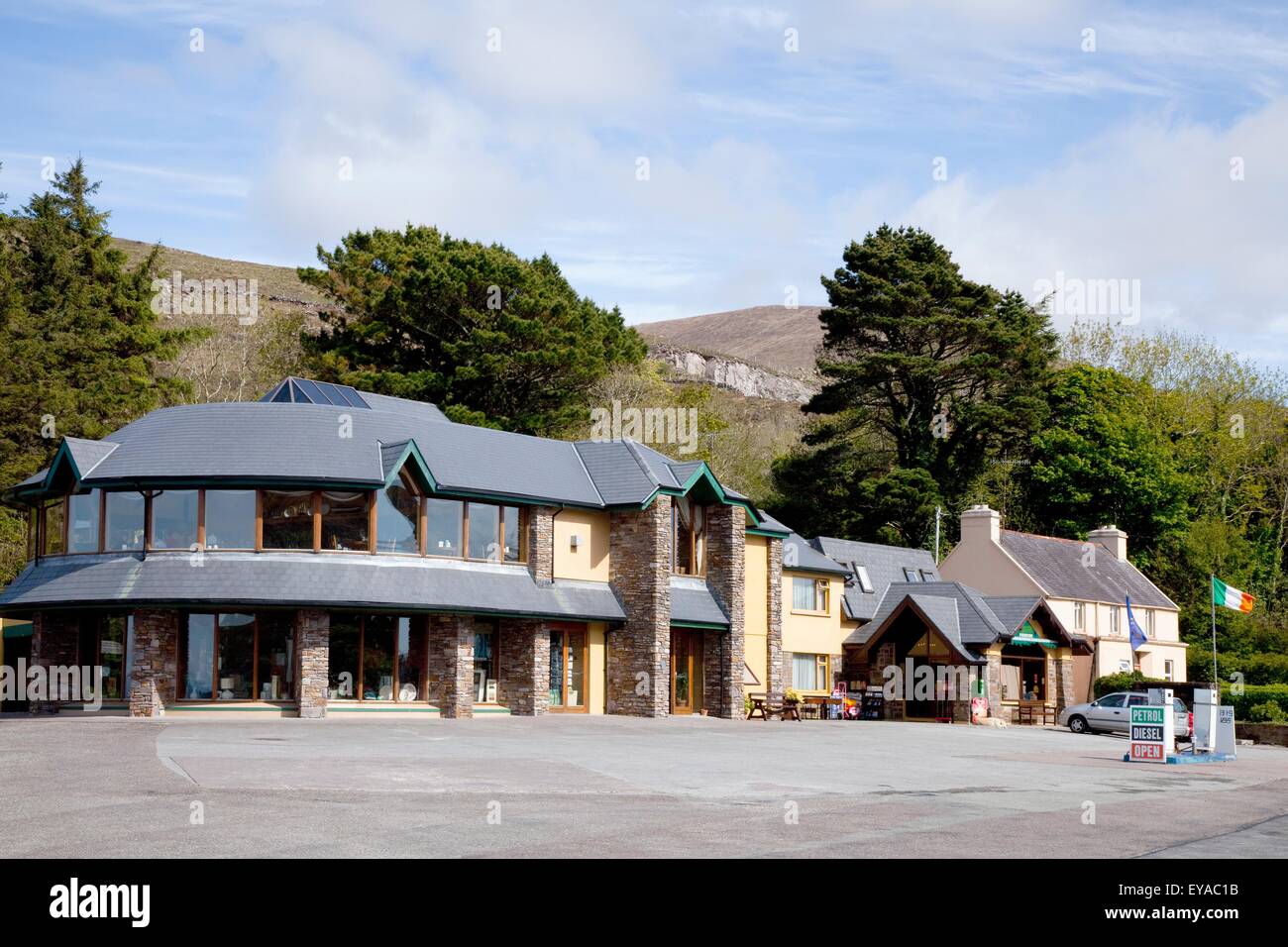 Parking lots and station buildings hi-res stock photography and images ...