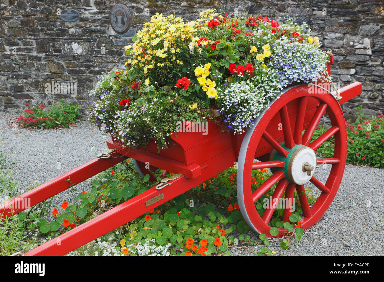 Antique farm cart hi-res stock photography and images - Alamy