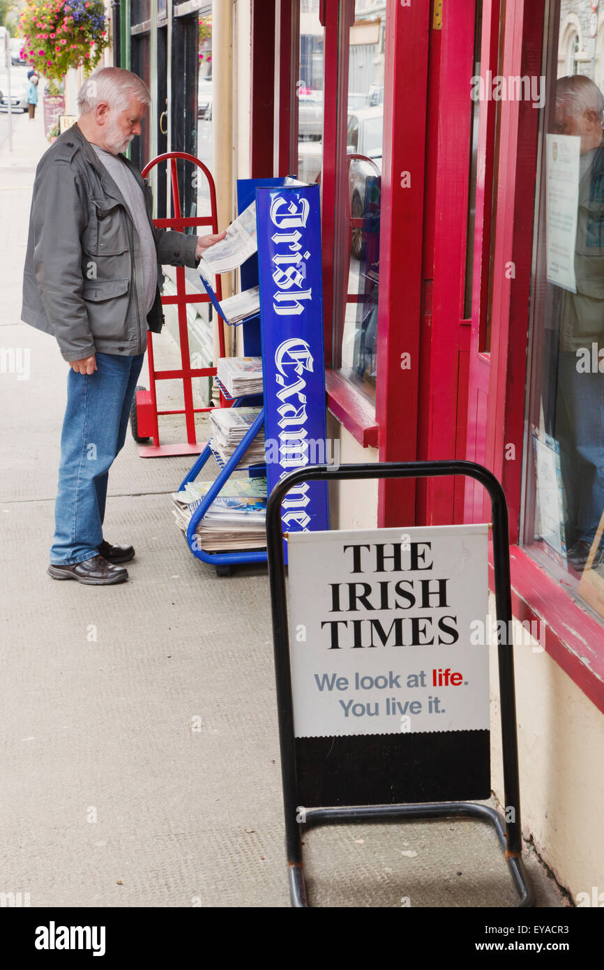 Newspaper front page ireland hi-res stock photography and images - Alamy