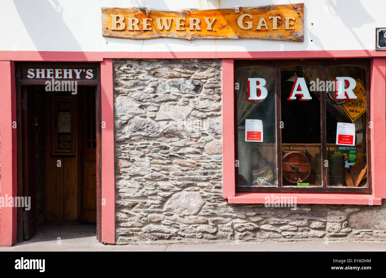 Dingle bars hi-res stock photography and images - Alamy