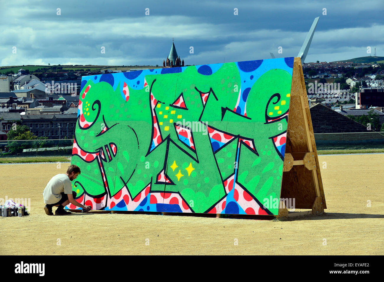 Londonderry, Northern Ireland. 25th July, 2015. Release the pressure ...