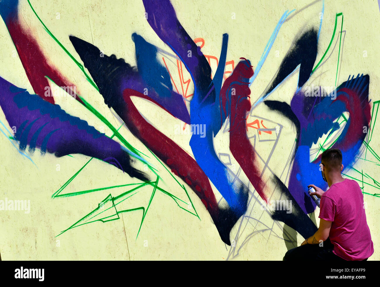 Londonderry, Northern Ireland. 25th July, 2015. Release the pressure ...