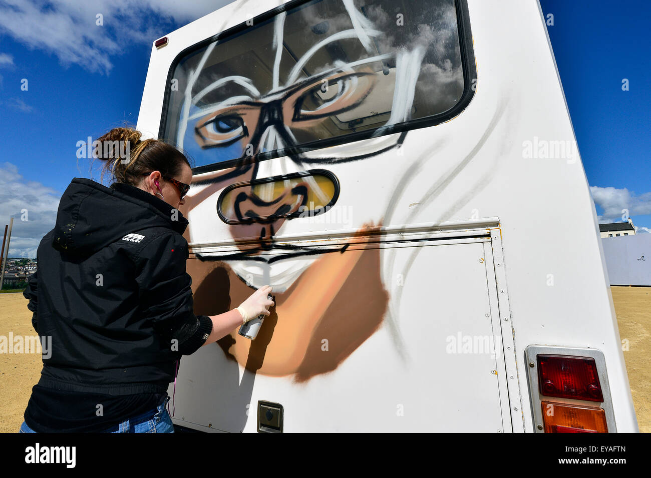 Irish graffiti bus hi-res stock photography and images - Alamy