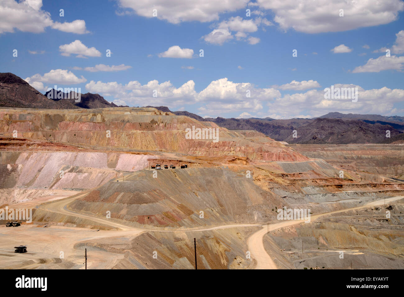 Open pit copper mine, Ray Mine, ASARCO Grupo Mexico, Ray Operations ...