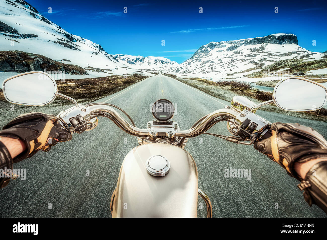 Fog ride hi-res stock photography and images - Alamy