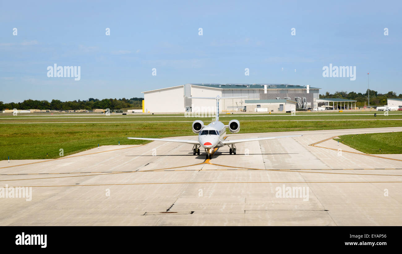 American Eagle EMB-145LR, Springfield–Branson National Airport ...