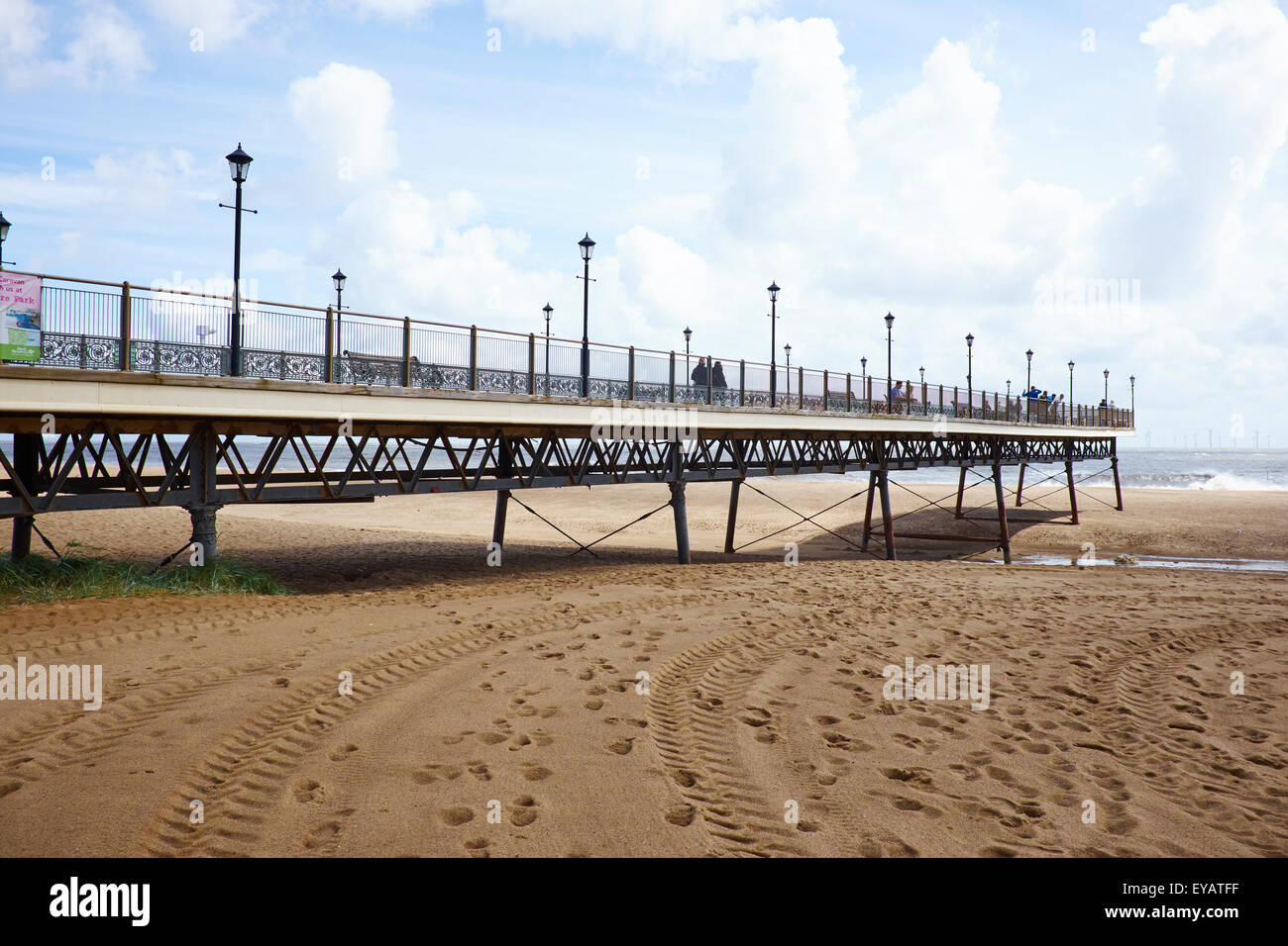 Skegness pier hi-res stock photography and images - Alamy