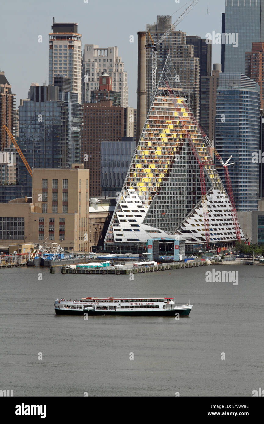 Via 57 west hi-res stock photography and images - Alamy