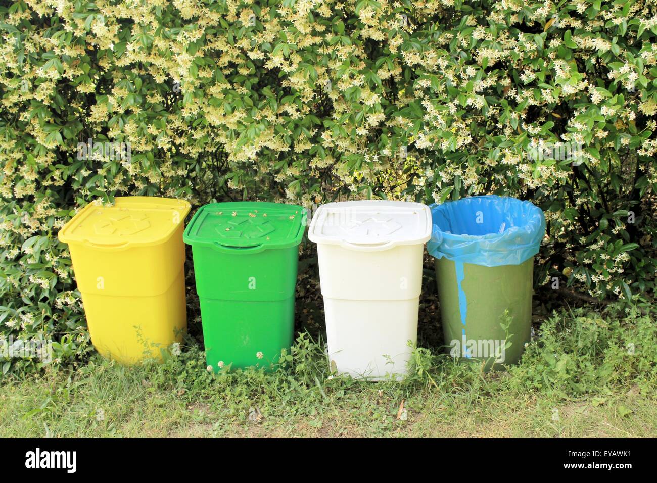 Trash and recycling hi-res stock photography and images - Alamy