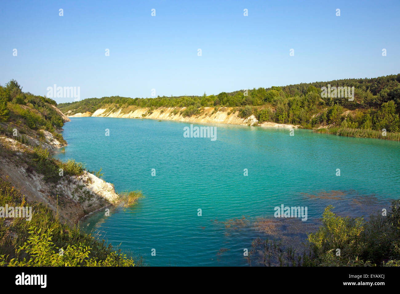 Clear turquoise water artificial lake hi-res stock photography and ...