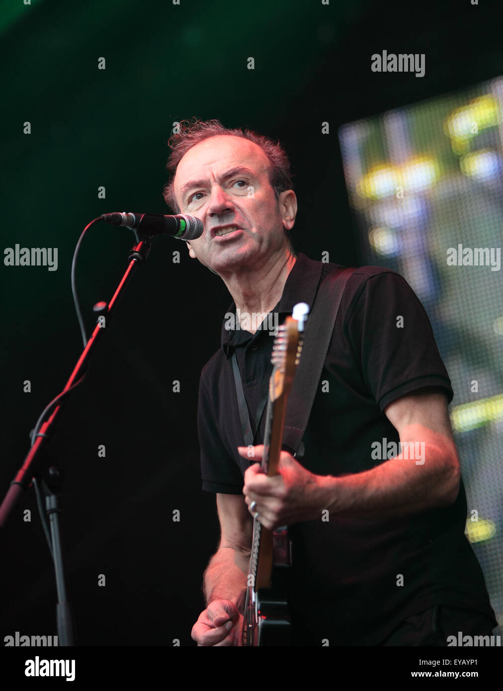 Perth, Scotland, UK. 25th July, 2015. Hugh Cornwell sings at The Rewind ...