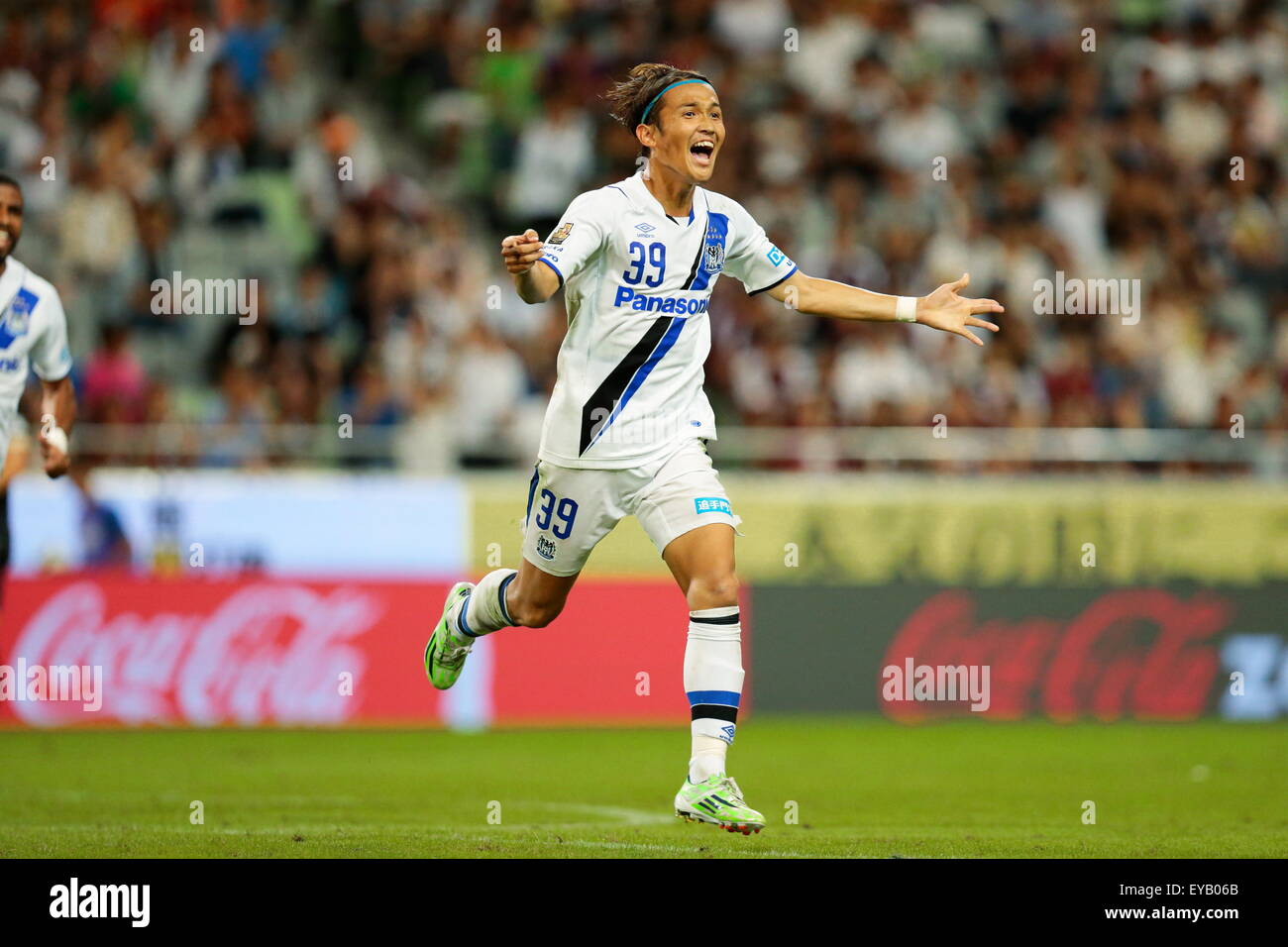 Noevir Stadium Kobe, Hyogo, Japan. 25th July, 2015. Takashi Usami ...