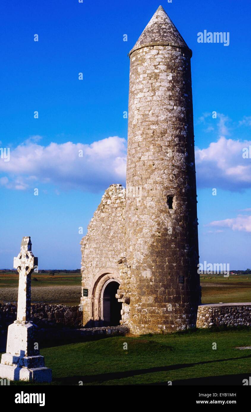 Round Tower, Clonmacnoise, Co Offaly Stock Photo - Alamy