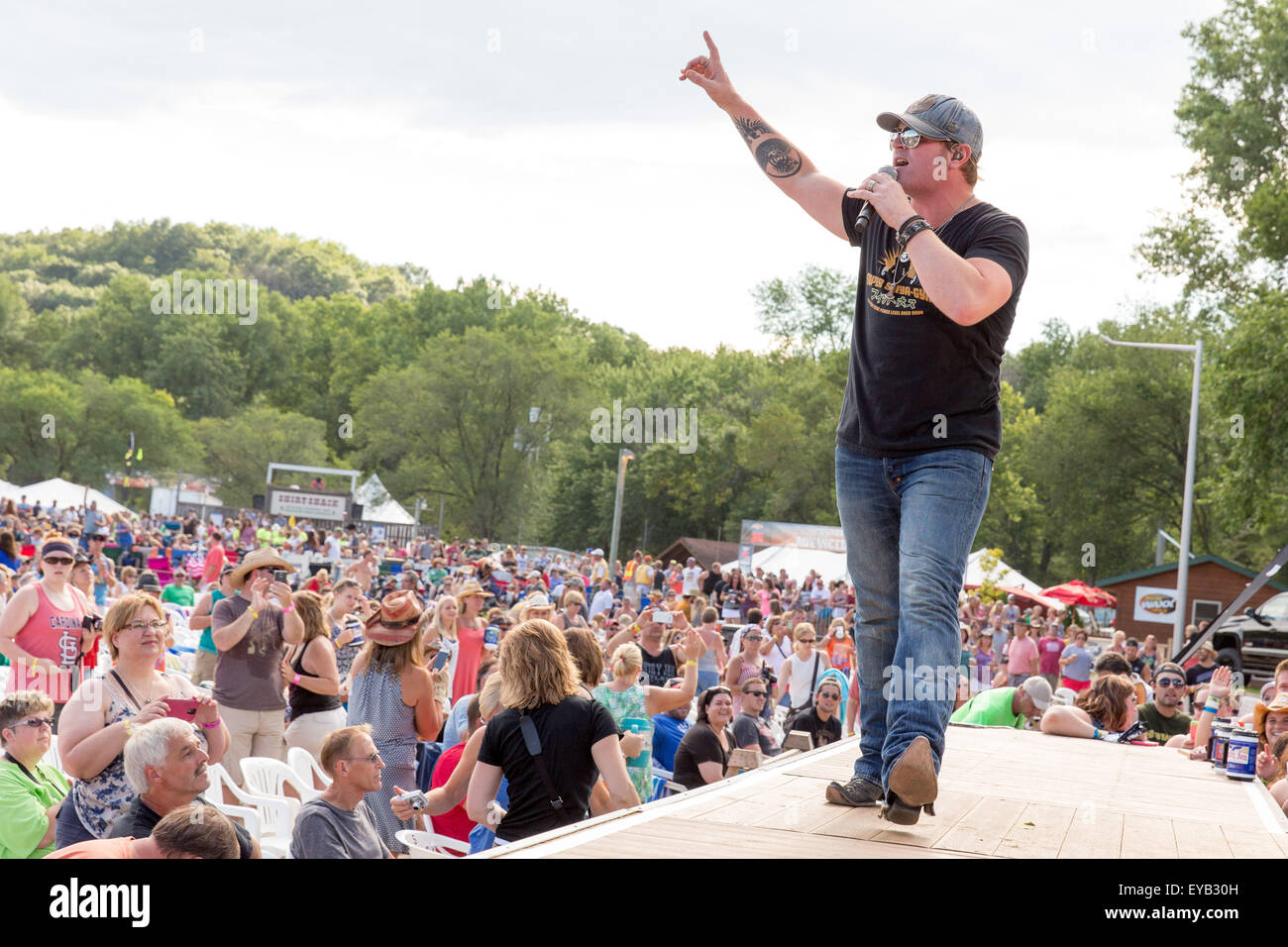 Eau Claire, Wisconsin, USA. 25th July, 2015. Country musician JERROD ...