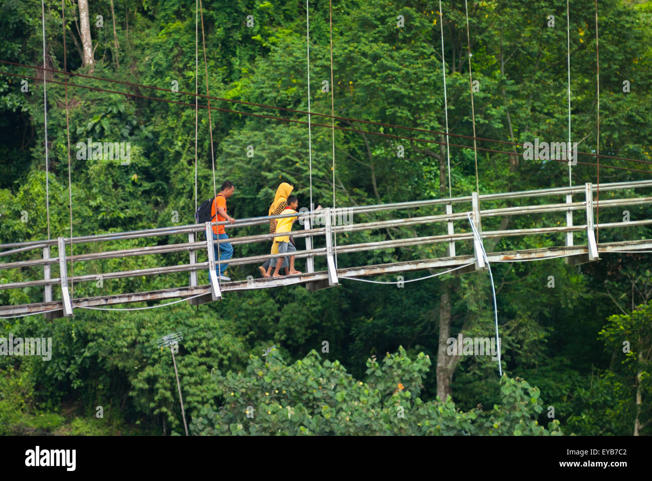 Hanging bridges walk hi-res stock photography and images - Alamy