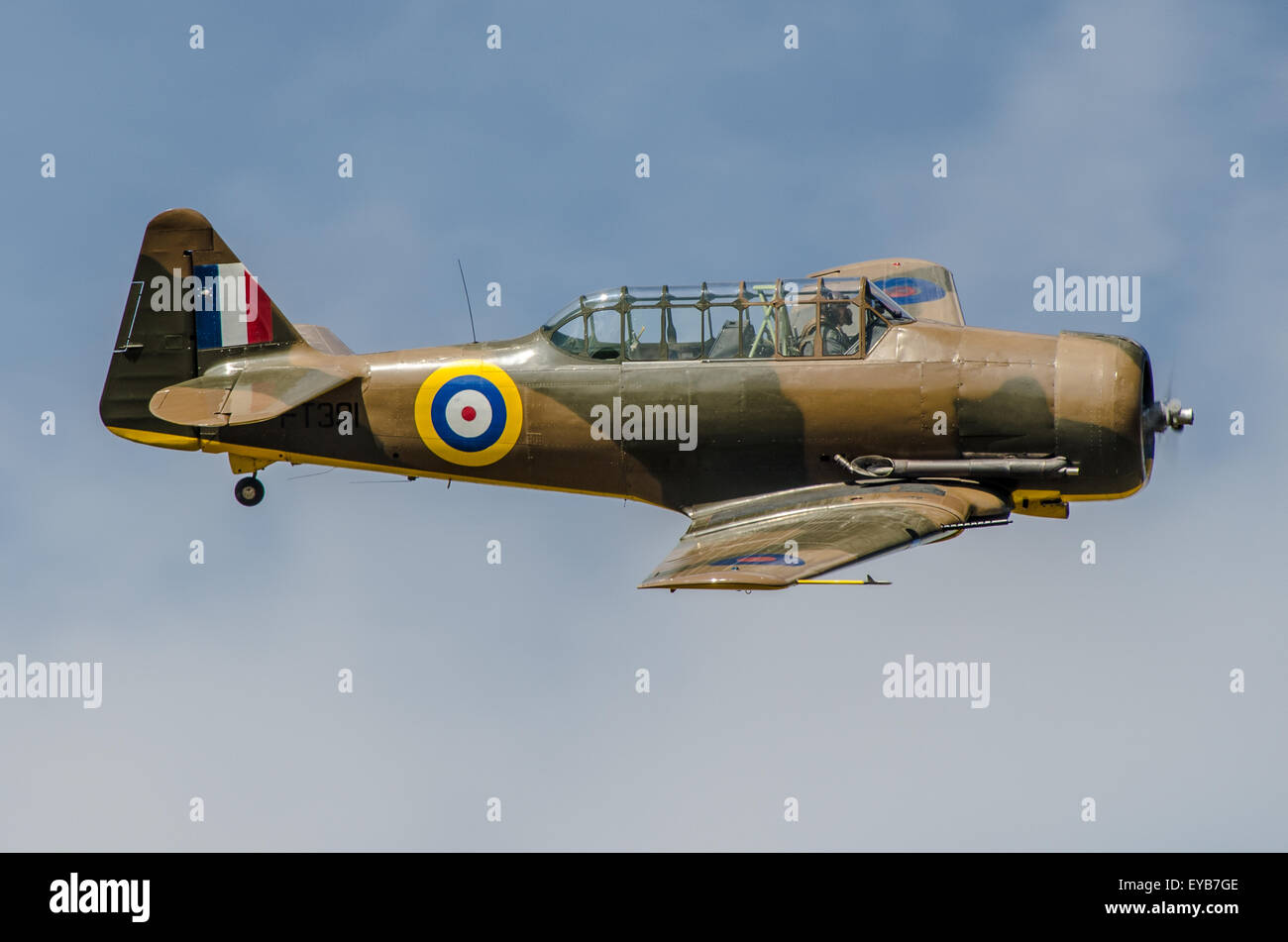 The north american aviation t 6 texan hi-res stock photography and ...