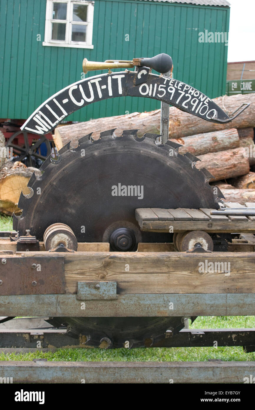 Traction engine powered circular saw hi-res stock photography and ...