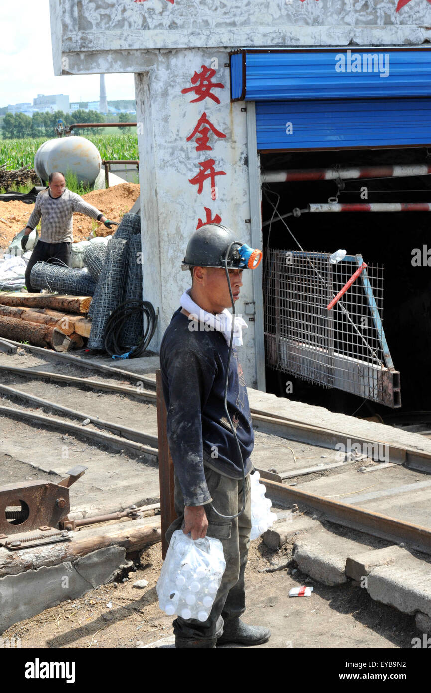 Trapping pit hi-res stock photography and images - Alamy