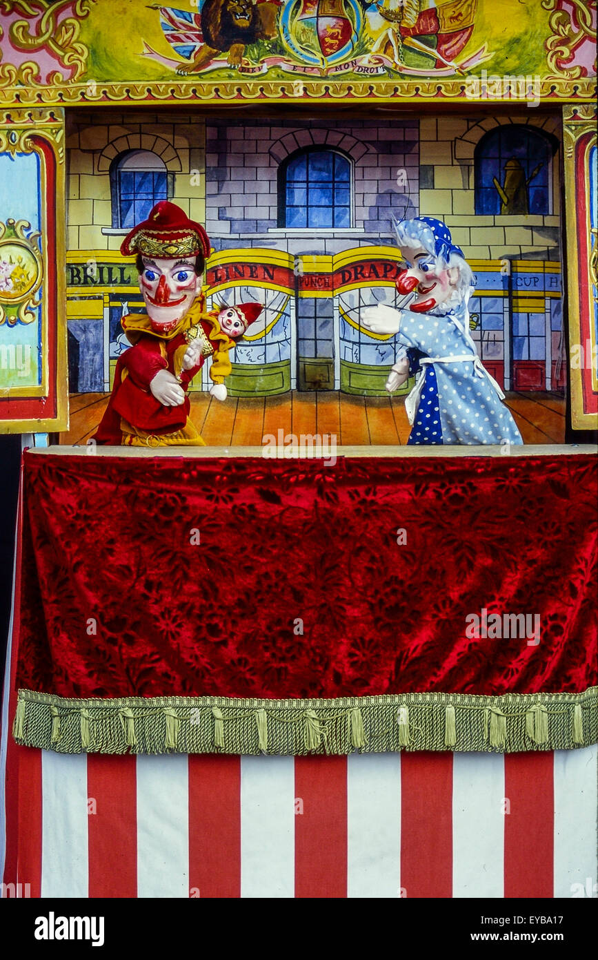 British puppet show hi-res stock photography and images - Alamy