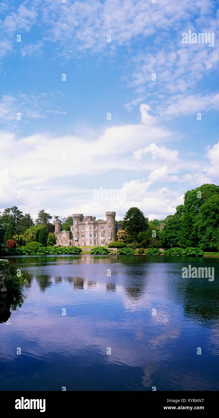 19th century castle hi-res stock photography and images - Alamy