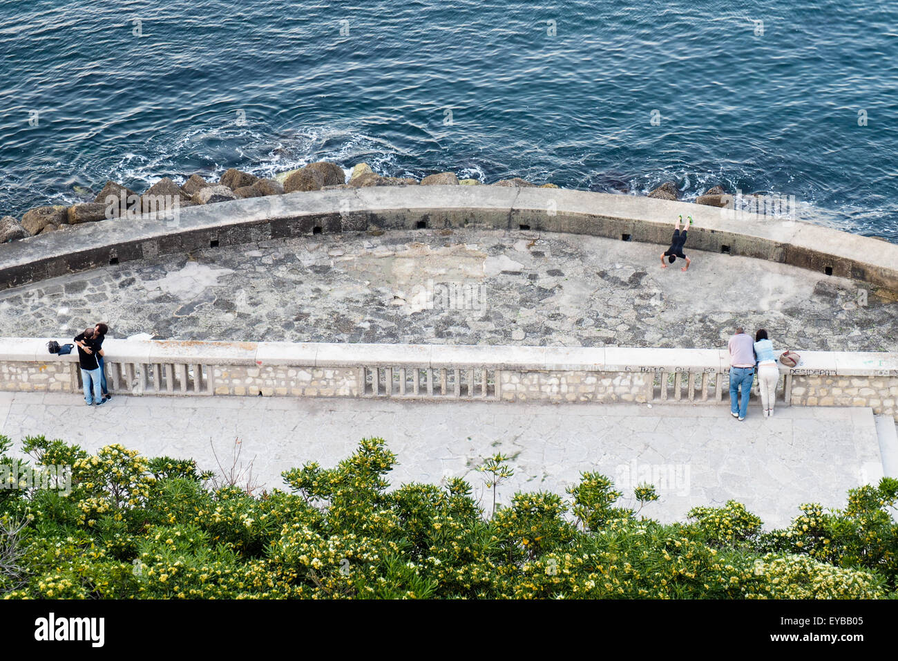 Promenade wall graffiti hi-res stock photography and images - Alamy