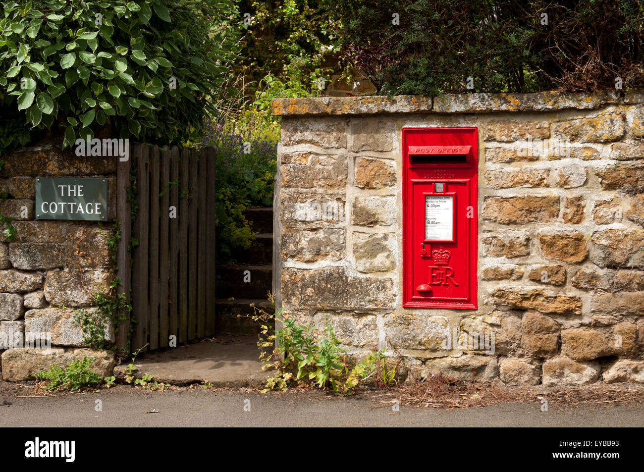 Letter box in Horley village, Oxfordshire, England, UK Stock Photo - Alamy