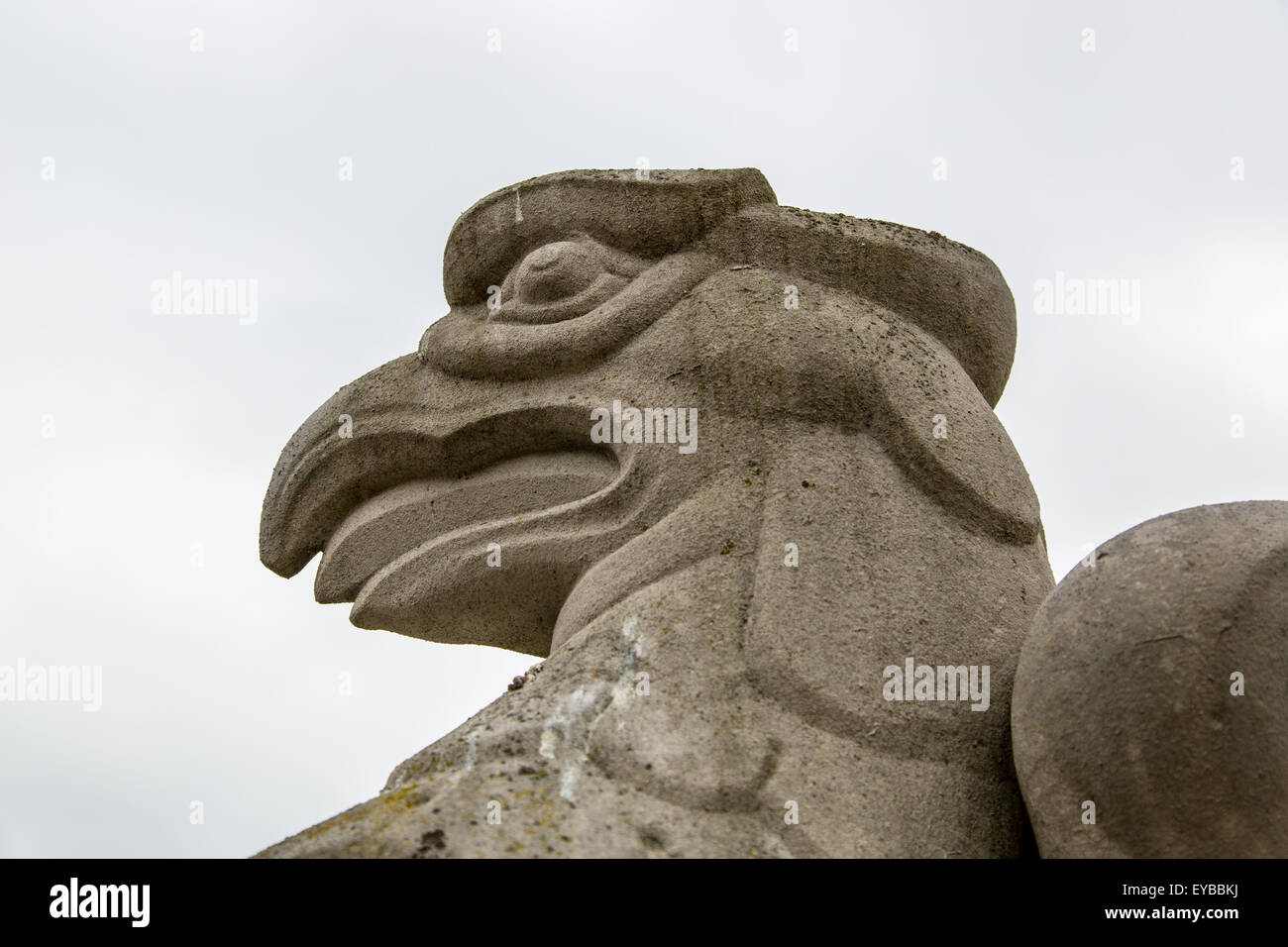 Kew Gardens London Queen's Beast - the falcon of the Plantagenets Stock ...