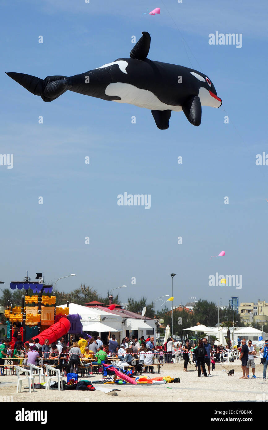 Whale shaped kite hi-res stock photography and images - Alamy