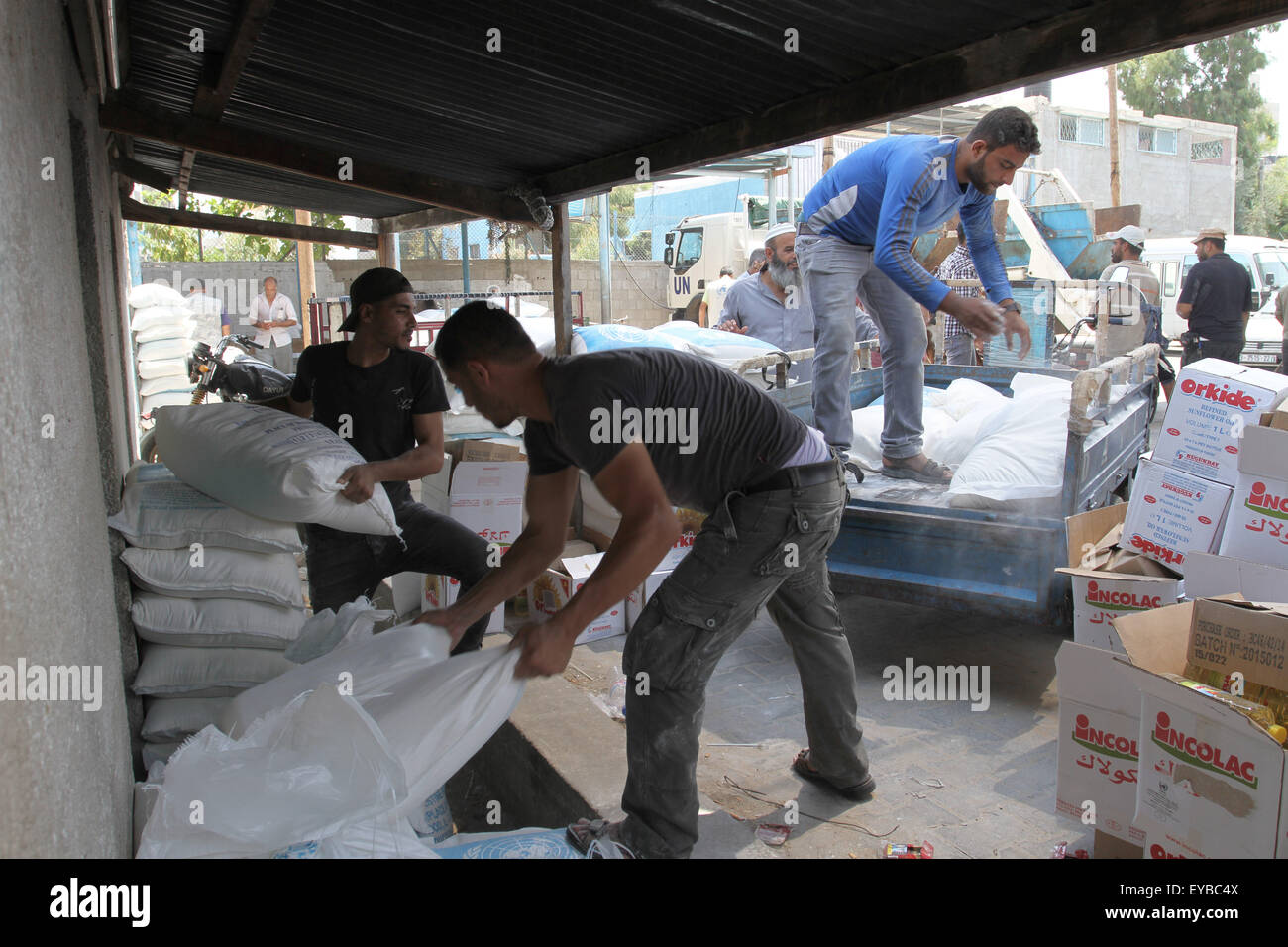 Jabalia, The Gaza Strip, Palestine. 26th July, 2015. Palestinians ...