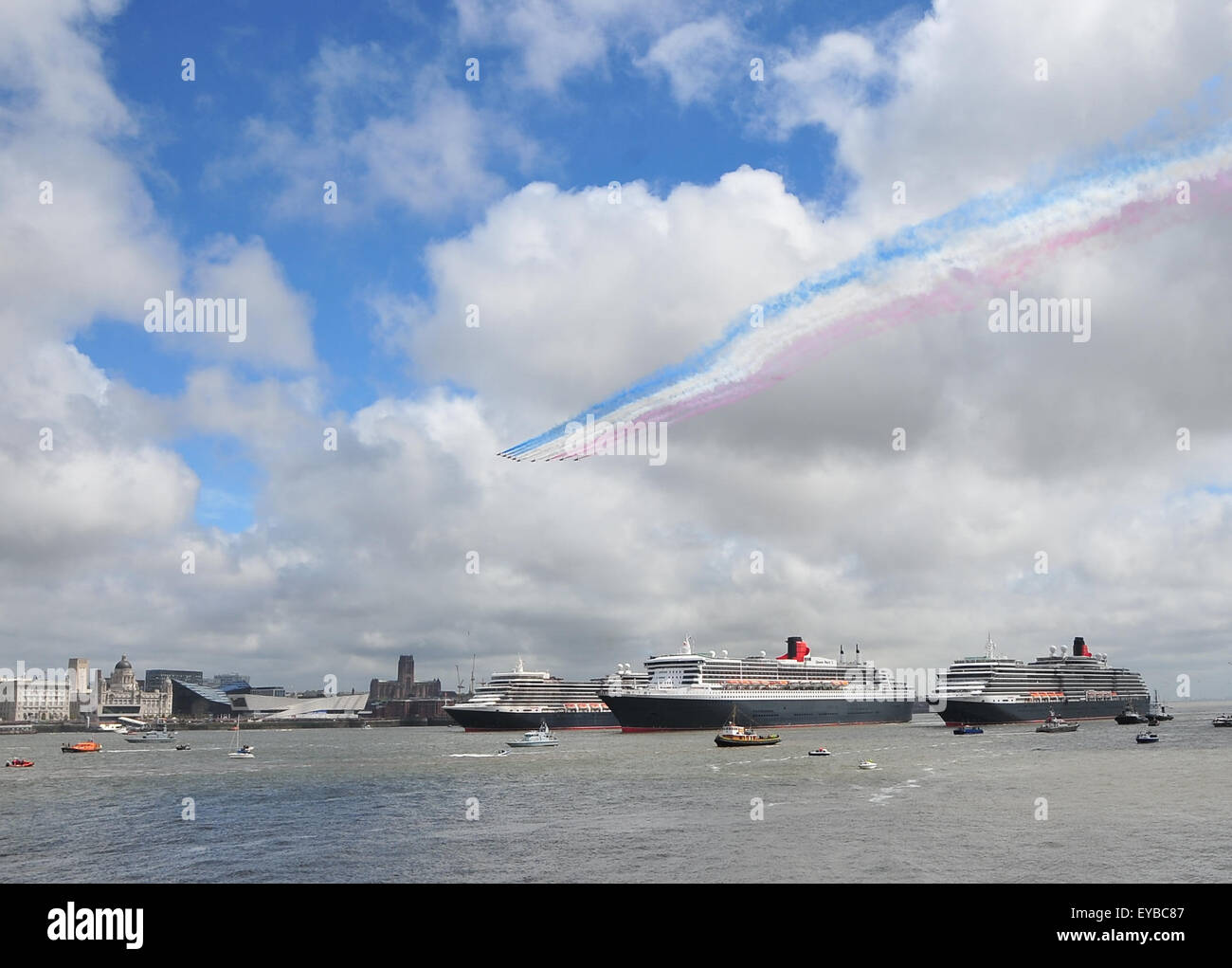 Cunard lines Three Queens,Queen Mary 2,Queen Victoria,Queen Elizabeth ...