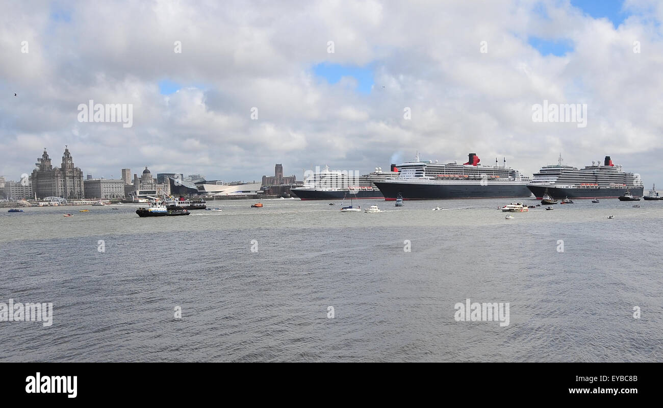 Cunard lines Three Queens,Queen Mary 2,Queen Victoria,Queen Elizabeth ...