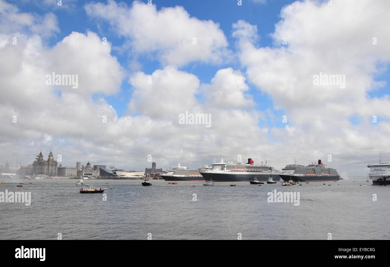 Cunard lines Three Queens,Queen Mary 2,Queen Victoria,Queen Elizabeth ...